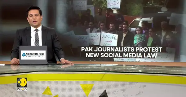 Pakistani journalists protest new social media law
