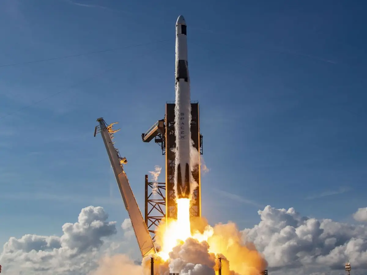 'Web of Watchers': SpaceX sends 10th fleet of spy satellites into orbit ...