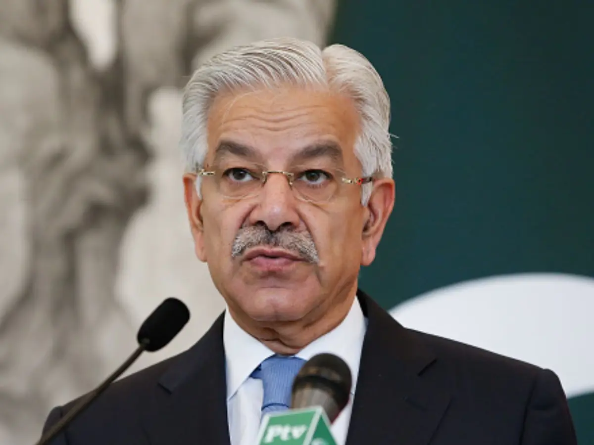 VIRAL VIDEO: Pakistan’s Khwaja Asif hints at strategic restraint, says ...
