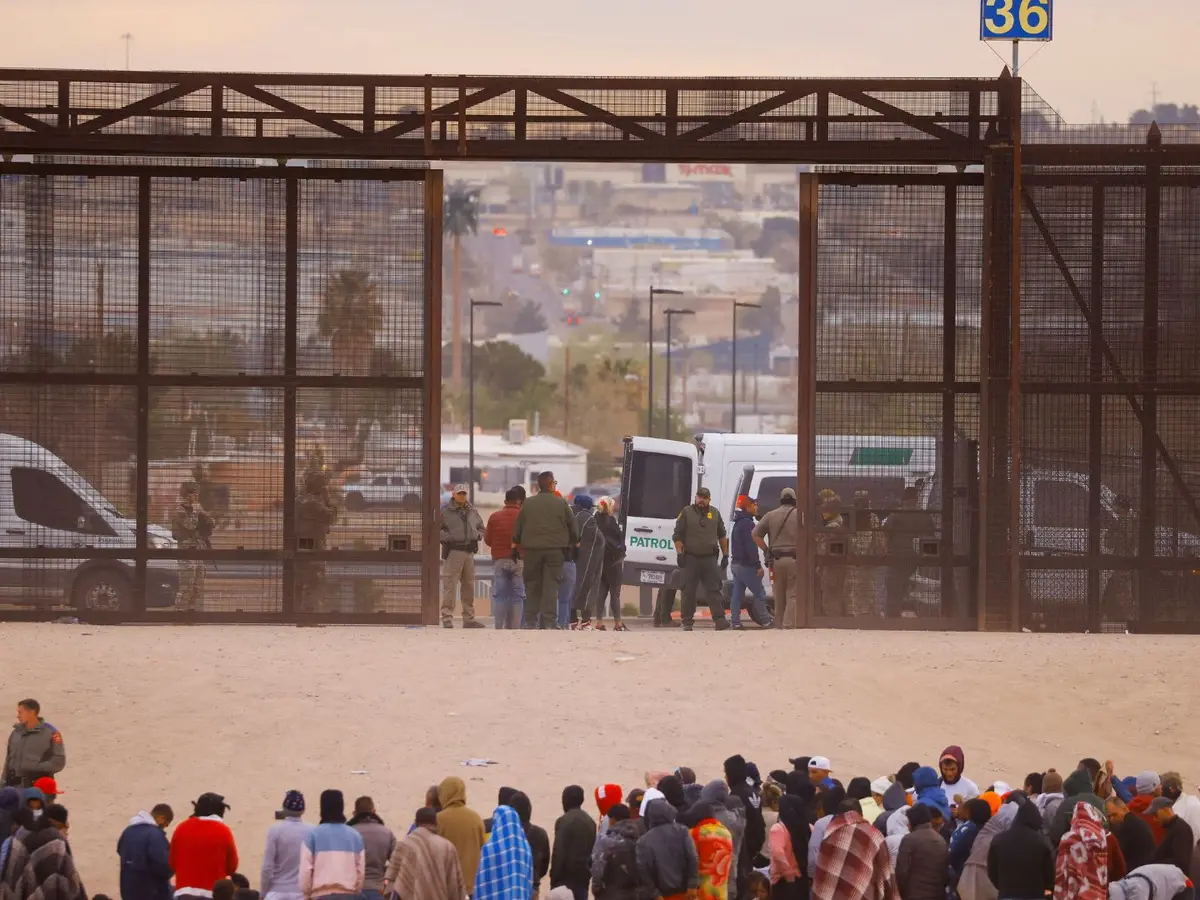 President Trump deploys 1,500 extra troops on border with Mexico