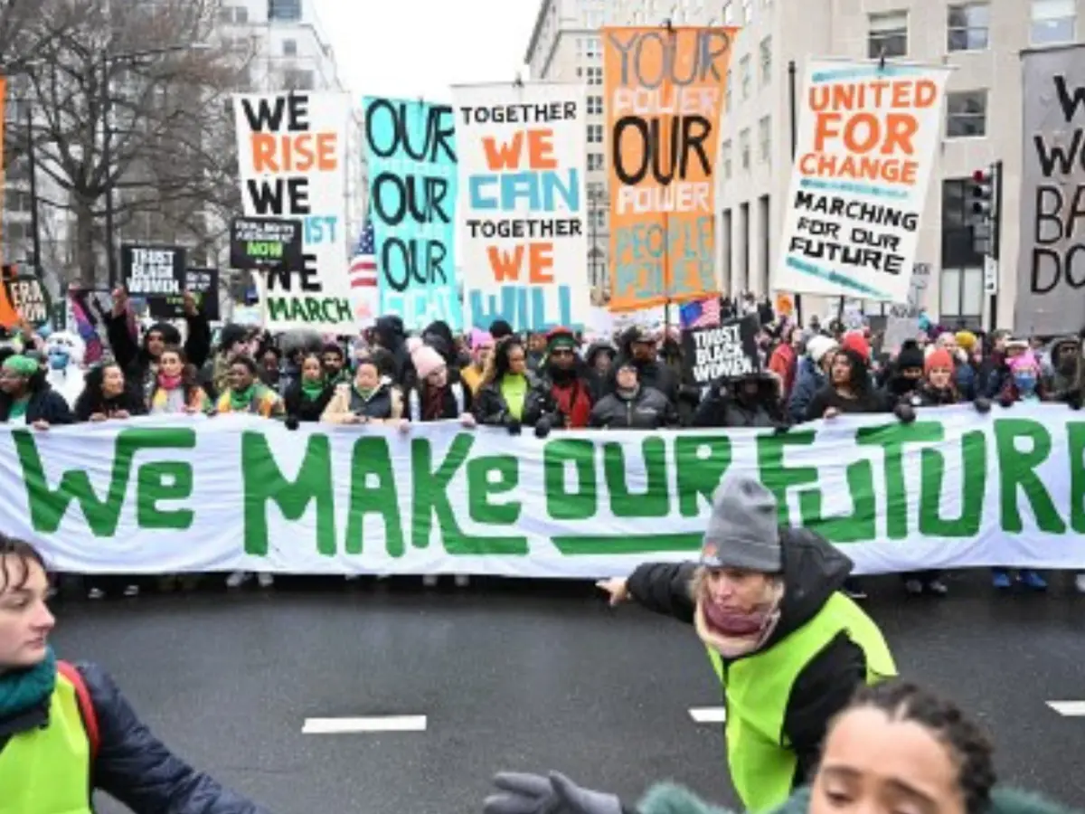 People's March highlights: Protest kicks off in Washington DC, chanting ...