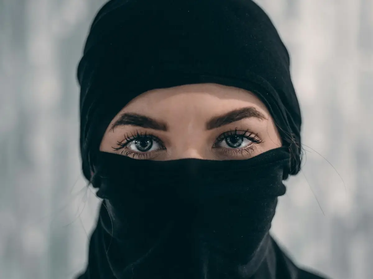 Convicted IS terrorist's mugshot reissued after she complained she was ...