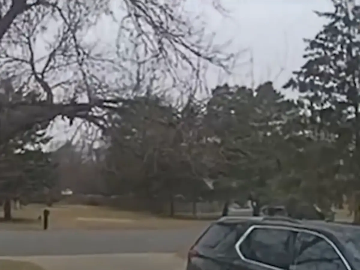 Video shows exact moment plane crashes into a home in Brooklyn Park ...