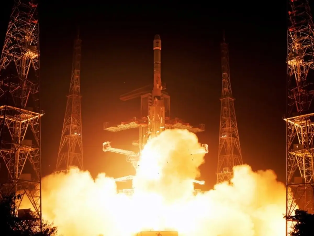 Video: ISRO shares breathtaking onboard footage from historic 100th ...
