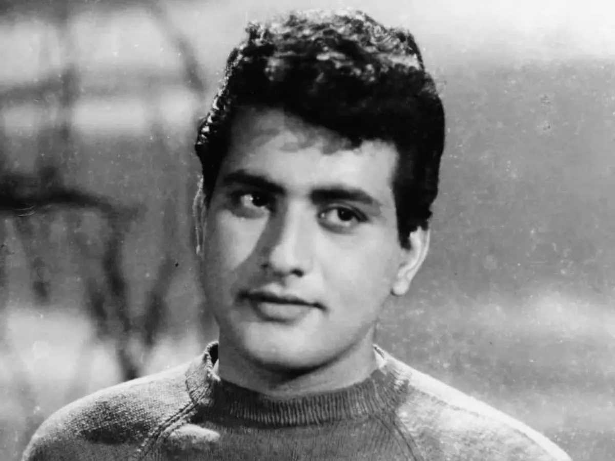 Final farewell to a legend: Manoj Kumar's family immersed the late ...