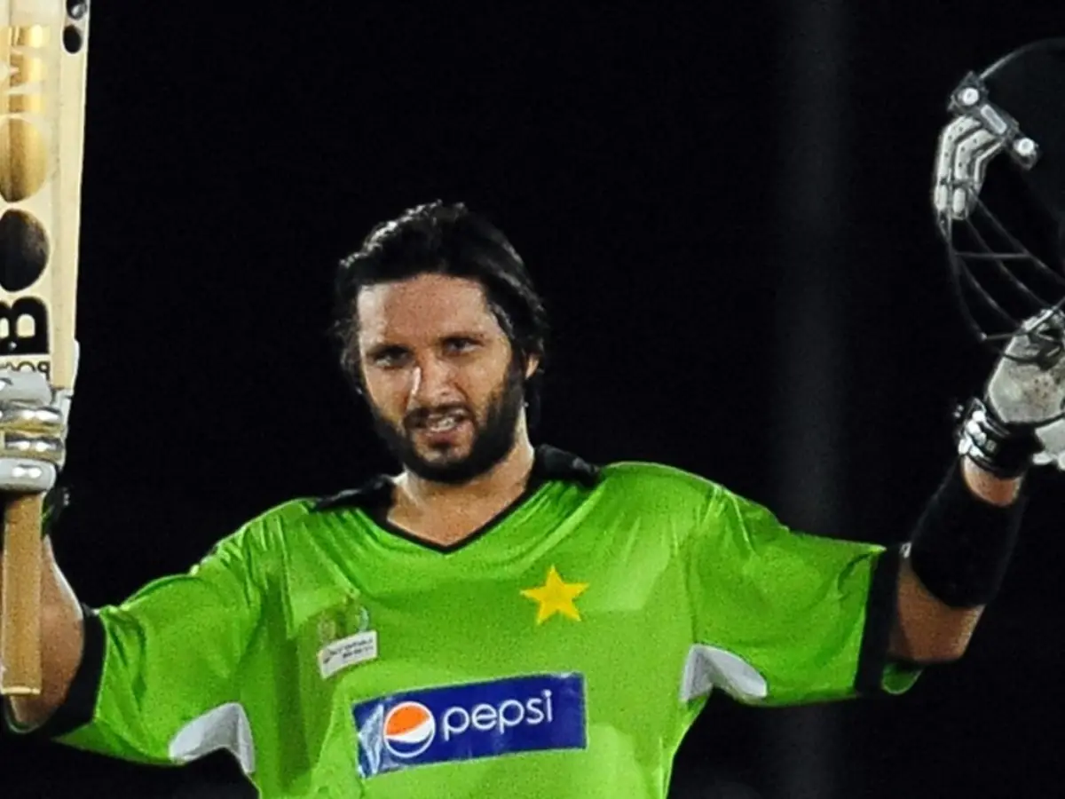 From Shahid Afridi to Martin Guptill here's a look at 6 longest sixes ...