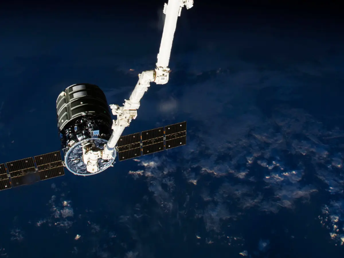 Soviet spacecraft Kosmos 482 has crashed near the Andaman Islands ...