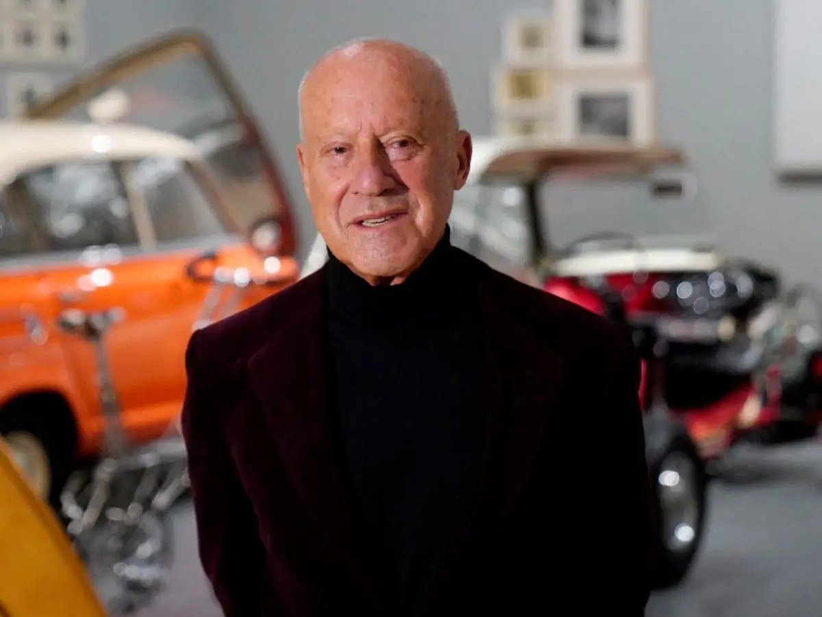 Meet Norman Foster, architect of Manchester United's new state-of-the ...