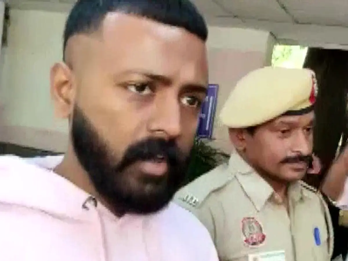 Conman Sukesh Chandrasekhar declares overseas income, offers to pay tax ...