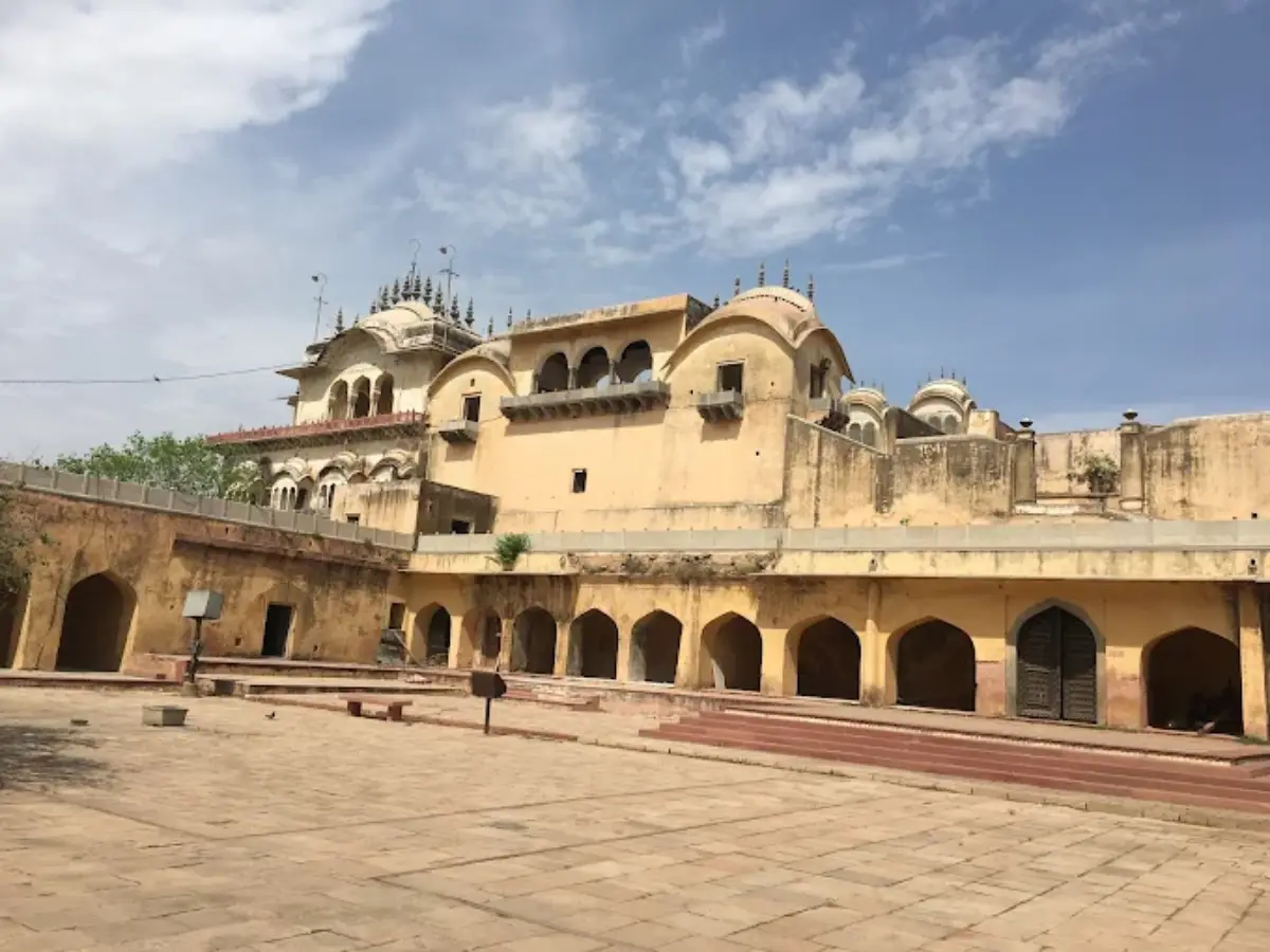 mystery of bala fort alwar known for its treasure read its full history ...