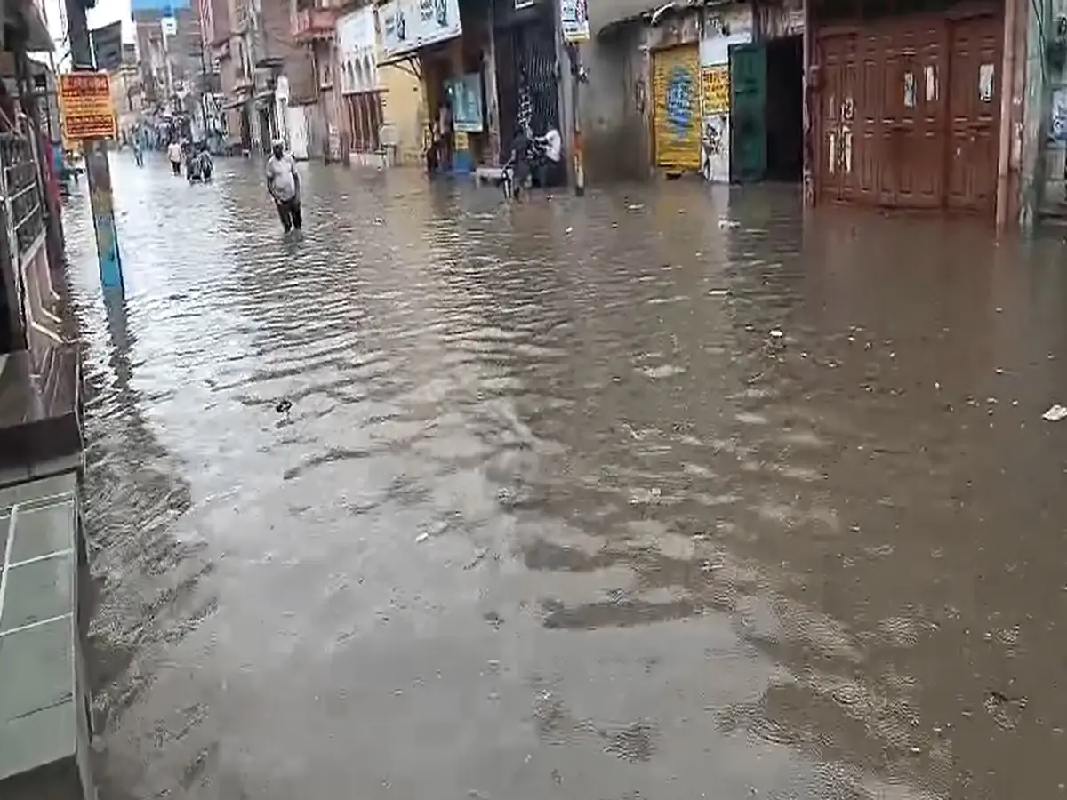 Churu Weather Update: चूरू में झमाझम बरसे काले बदरा, भीषण गर्मी से मिली ...