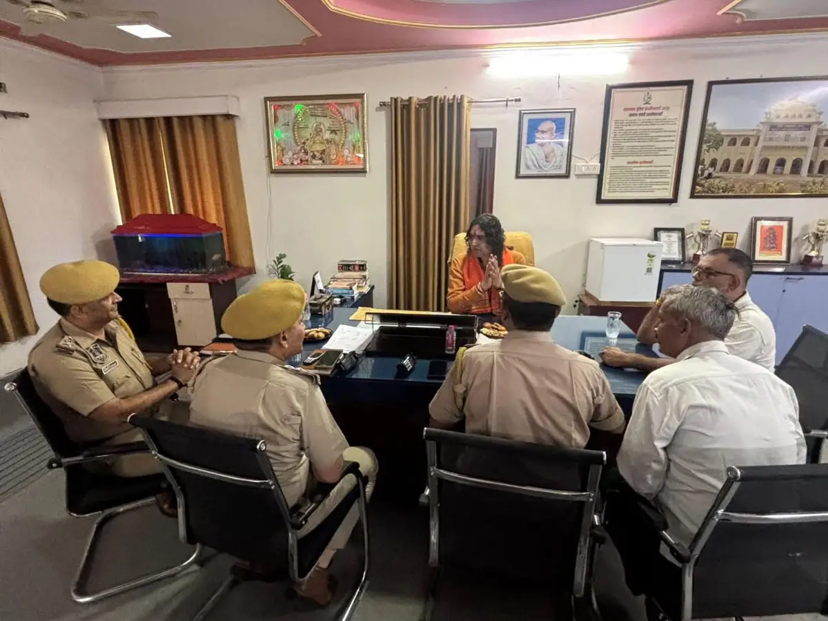 MLA Balmukund Acharya|थानाधिकारी की कुर्सी पर जा बैठे MLA बालमुकुंद ...