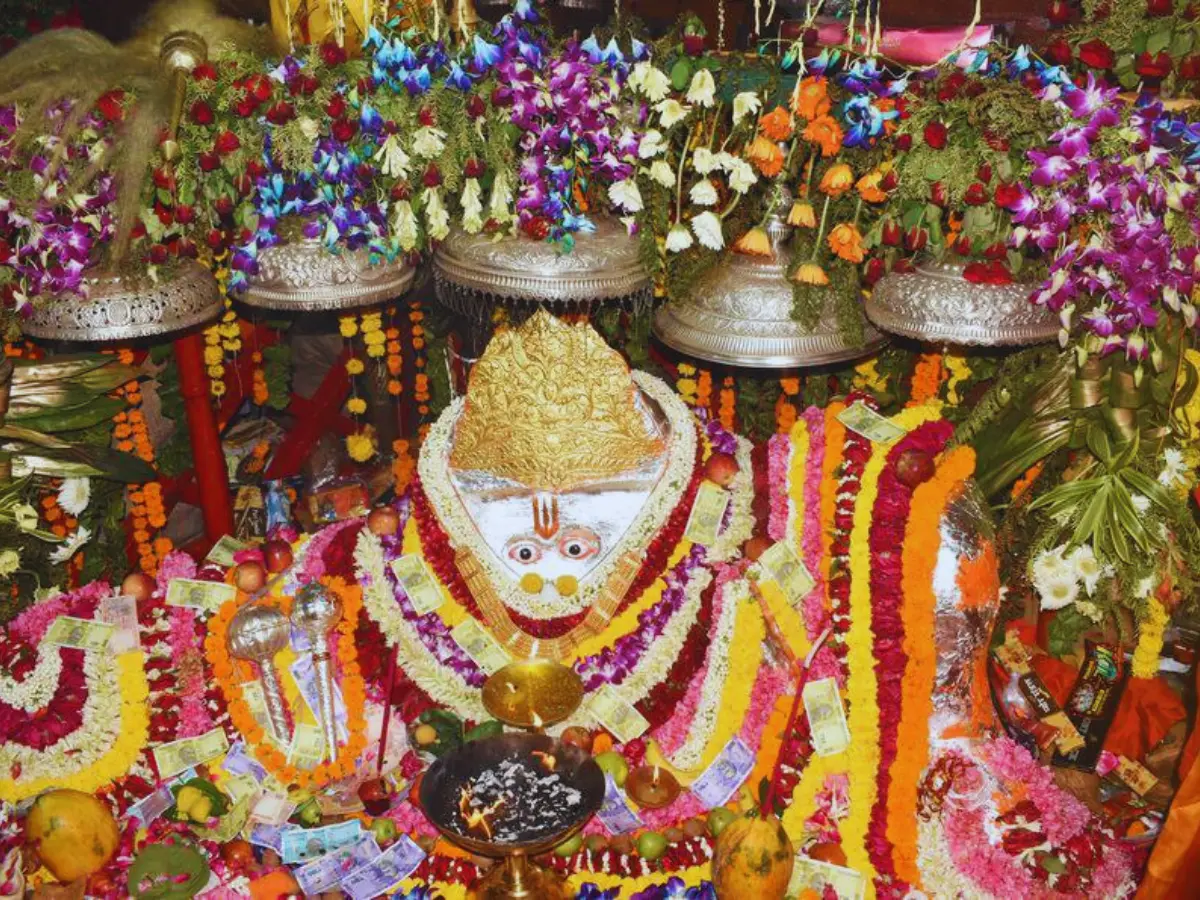 ALWAR। राजस्थान का चमत्कारी मंदिर, जहां भीम ने गदा से चट्टान तोड़ी और ...