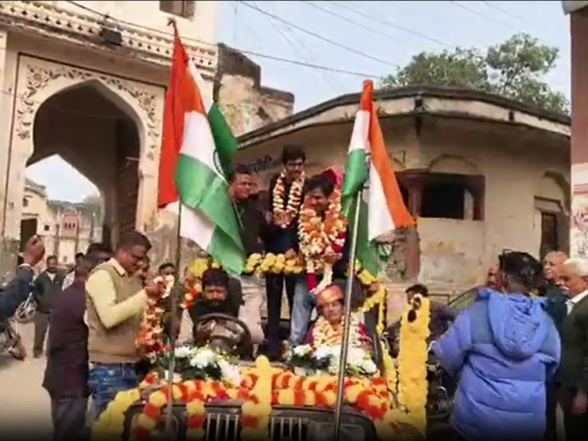 Akash Lodha Mountaineer | राजस्थान के लाल ने माउंट एवरेस्ट पर लहराया तिरंगा