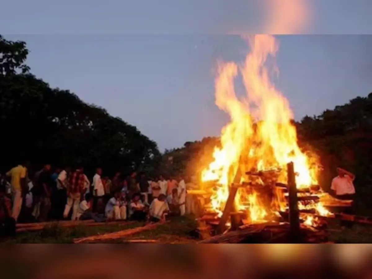 Alwar News|अलवर में डोली आने से पहले घर से उठी अर्थी, मां की मौत के बाद ...