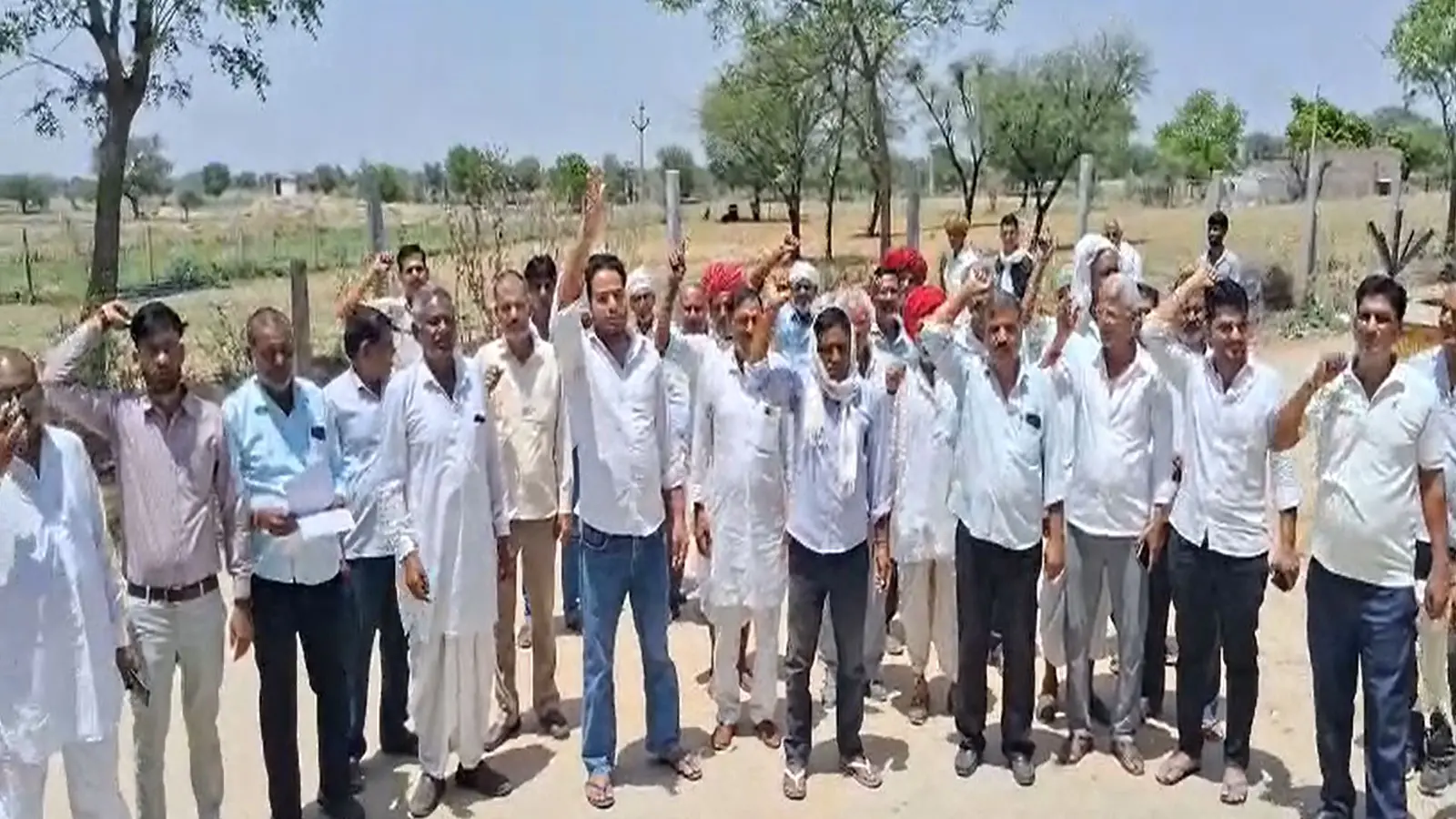 Rajasthan News | कोटपूतली-किशनगढ़ एक्सप्रेस-वे के विरोध में सड़कों पर ...