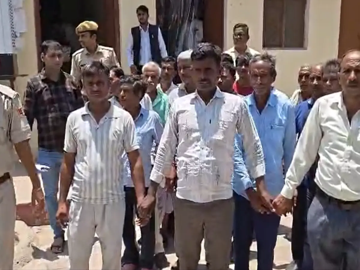 Alwar News|पुलिस की नहीं, भरोसे की जीत! 16 साल से फरार 17 आरोपी खुद हुए ...