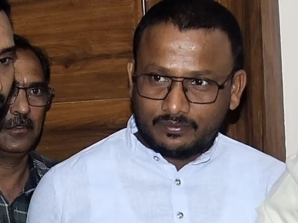 कौन है, जो शिक्षक से बने विधायक, जयकृष्ण पटेल अब SOG के रडार पर, फर्जी ...